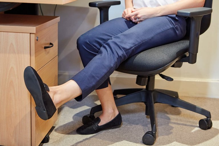 9 EASY DESK-BASED EXERCISES - The Physio Company